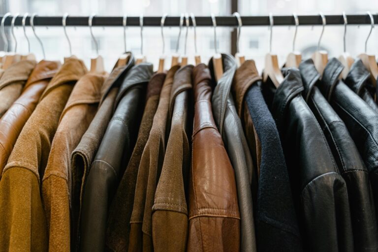 Top 10 Vintage Leather Jackets Pieces to Look For - Meus Vintage